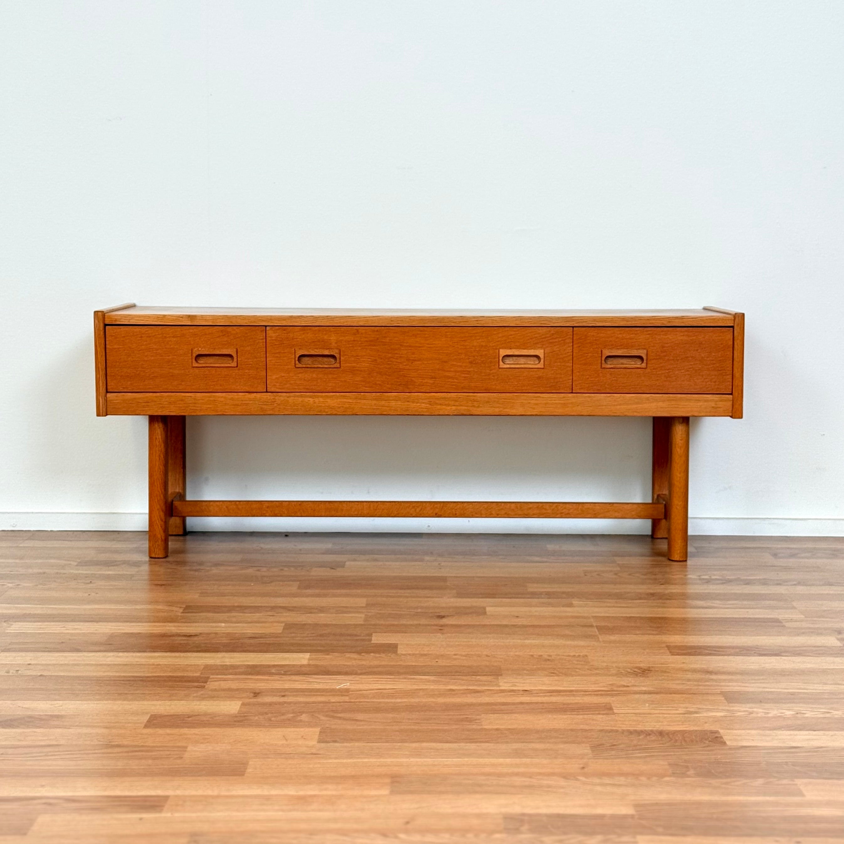 Vintage Swedish sideboard in oak by AB Glas och Trä buy in Stockholm